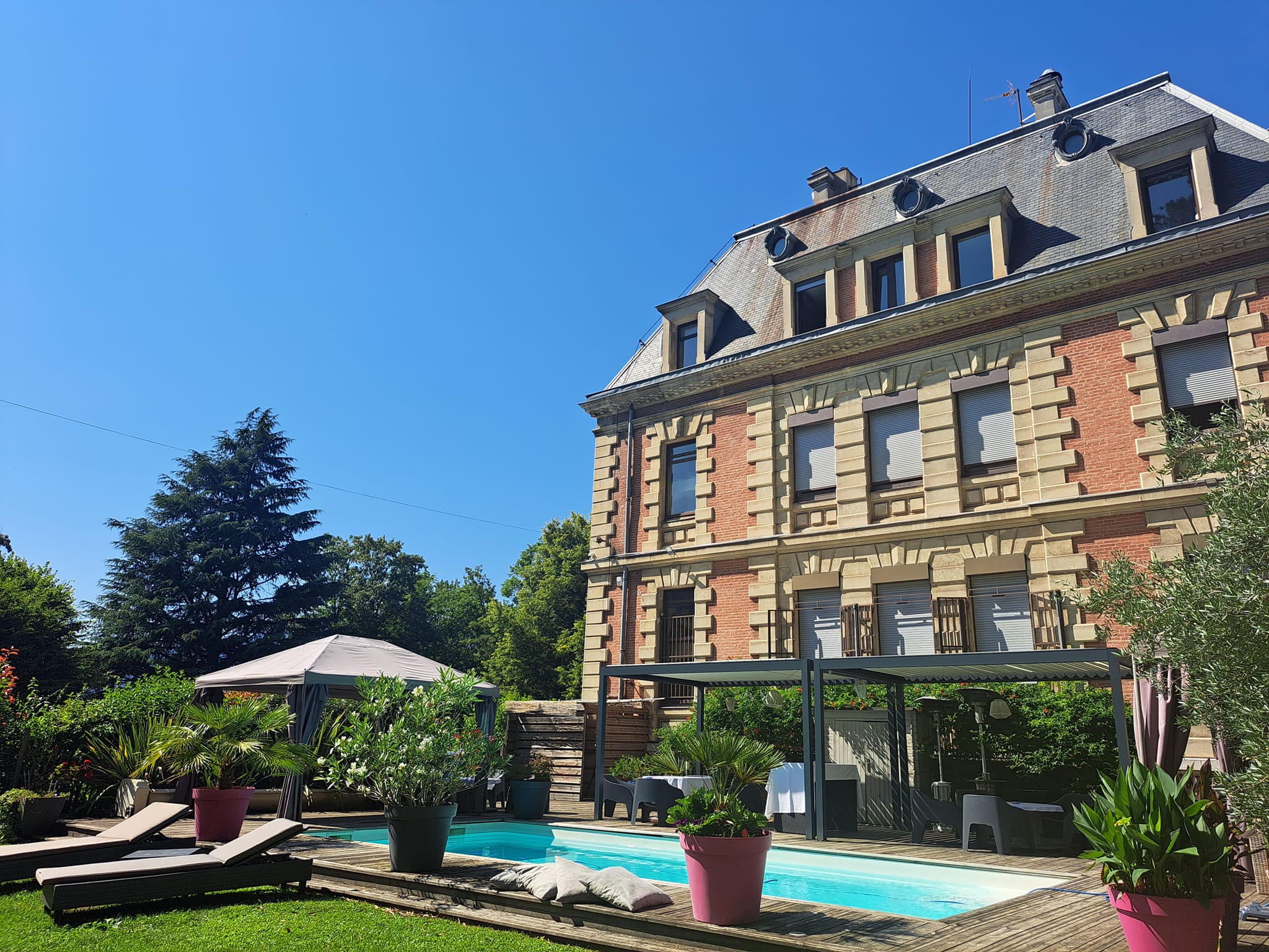 Un agréable séjour au château des Arènes - Château des Arènes